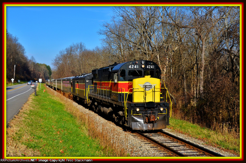 CVSR 4241 makes her way south along Riverview Rd.